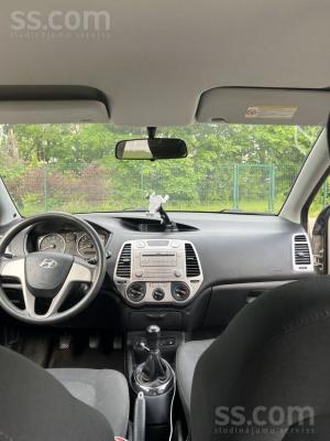Grey Hyundai i20 2011 in Riga, with an engine capacity of 1.20 L and mileage of 147 thousand km for 2000 €, photo 8 on AUTOMOTO.COM.LV
