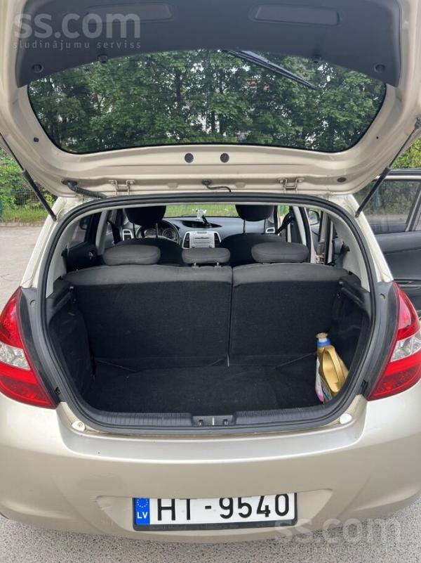 Grey Hyundai i20 2011 in Riga, with an engine capacity of 1.20 L and mileage of 147 thousand km for 2000 €, photo 8 on AUTOMOTO.COM.LV