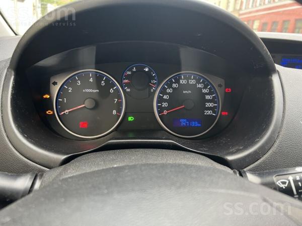 Grey Hyundai i20 2011 in Riga, with an engine capacity of 1.20 L and mileage of 147 thousand km for 2000 €, photo 10 on AUTOMOTO.COM.LV