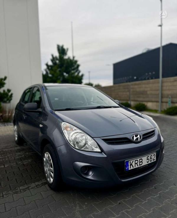Хендай и20 2011 в Клайпеда на AUTOMOTO.COM.LV Серый Хендай и20 2011 в Клайпеда, объемом двигателя 1.40 л и пробегом 209 тыс. км за 2500 €, фото 1 на AUTOMOTO.COM.LV