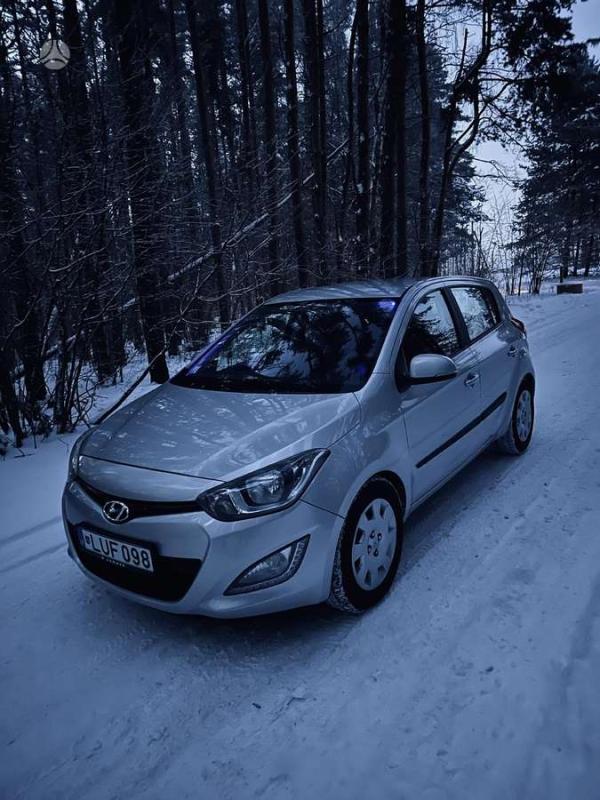 Pelēks Hyundai i20 2012 Jonava, ar dzinēja tilpumu 1.25 L un nobraukumu 150 tūkst. km par 3200 €, foto 1 vietnē AUTOMOTO.COM.LV