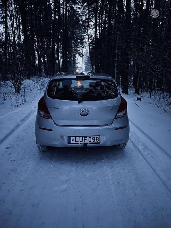 Pelēks Hyundai i20 2012 Jonava, ar dzinēja tilpumu 1.25 L un nobraukumu 150 tūkst. km par 3200 €, foto 6 vietnē AUTOMOTO.COM.LV