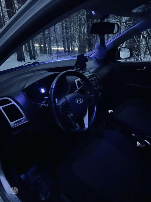 Pelēks Hyundai i20 2012 Jonava, ar dzinēja tilpumu 1.25 L un nobraukumu 150 tūkst. km par 3200 €, foto 7 vietnē AUTOMOTO.COM.LV