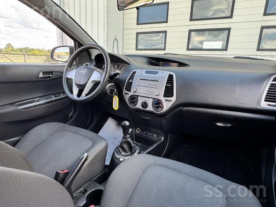 Pelēks Hyundai i20 2012 Tukums, ar dzinēja tilpumu 1.20 L un nobraukumu 285 tūkst. km par 900 €, foto 6 vietnē AUTOMOTO.COM.LV