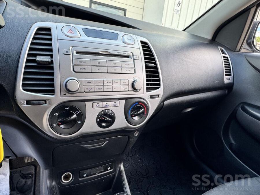 Pelēks Hyundai i20 2012 Tukums, ar dzinēja tilpumu 1.20 L un nobraukumu 285 tūkst. km par 900 €, foto 9 vietnē AUTOMOTO.COM.LV