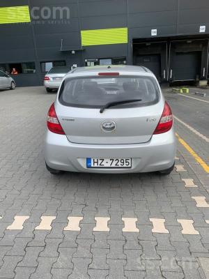 Grey Hyundai i20 2012 in Riga, with an engine capacity of 1.20 L and mileage of 238 thousand km for 1700 €, photo 6 on AUTOMOTO.COM.LV