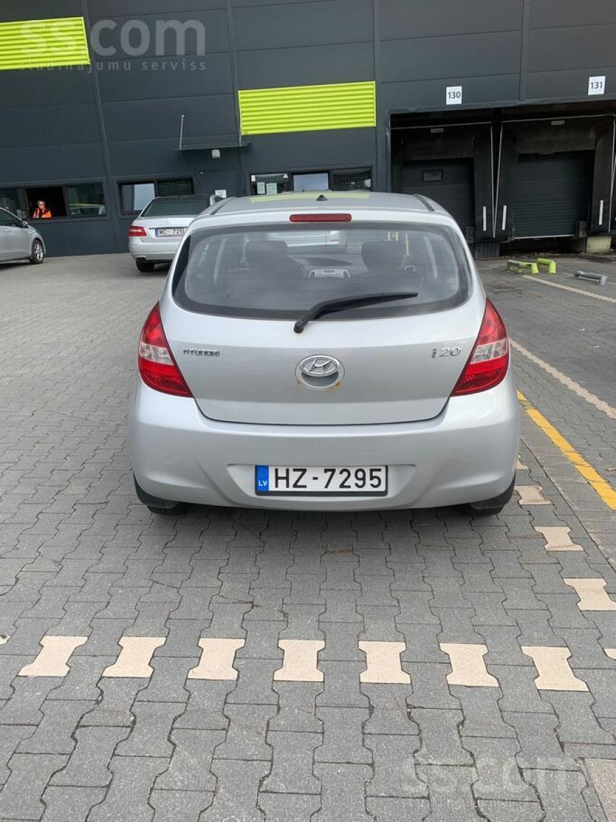 Grey Hyundai i20 2012 in Riga, with an engine capacity of 1.20 L and mileage of 238 thousand km for 1700 €, photo 6 on AUTOMOTO.COM.LV