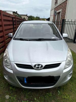 Grey Hyundai i20 2012 in Klaipeda, with an engine capacity of 1.25 L and mileage of 158 thousand km for 1600 €, photo  on AUTOMOTO.COM.LV