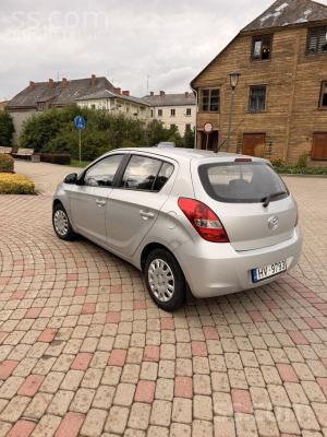 Pelēks Hyundai i20 2012 Talsi, ar dzinēja tilpumu 1.40 L un nobraukumu 225 tūkst. km par 1700 €, foto 5 vietnē AUTOMOTO.COM.LV