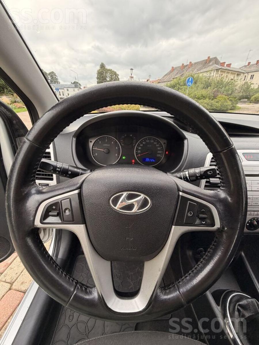 Pelēks Hyundai i20 2012 Talsi, ar dzinēja tilpumu 1.40 L un nobraukumu 225 tūkst. km par 1700 €, foto 6 vietnē AUTOMOTO.COM.LV