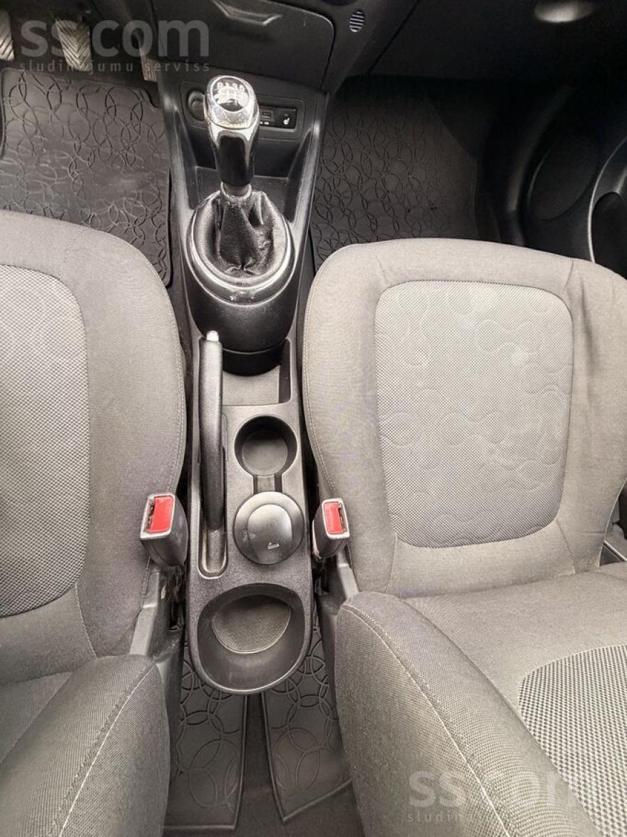 Pelēks Hyundai i20 2012 Talsi, ar dzinēja tilpumu 1.40 L un nobraukumu 225 tūkst. km par 1700 €, foto 9 vietnē AUTOMOTO.COM.LV