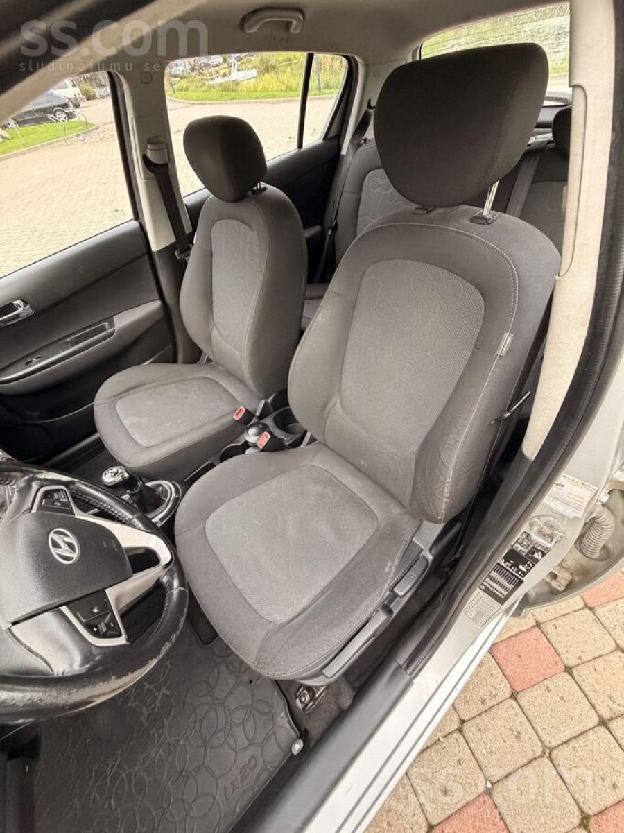 Pelēks Hyundai i20 2012 Talsi, ar dzinēja tilpumu 1.40 L un nobraukumu 225 tūkst. km par 1700 €, foto 11 vietnē AUTOMOTO.COM.LV