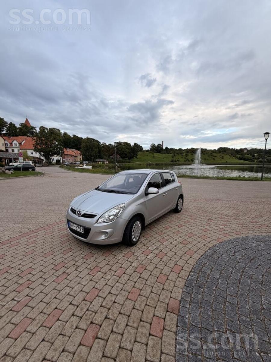 Pelēks Hyundai i20 2012 Talsi, ar dzinēja tilpumu 1.40 L un nobraukumu 225 tūkst. km par 1700 €, foto 16 vietnē AUTOMOTO.COM.LV