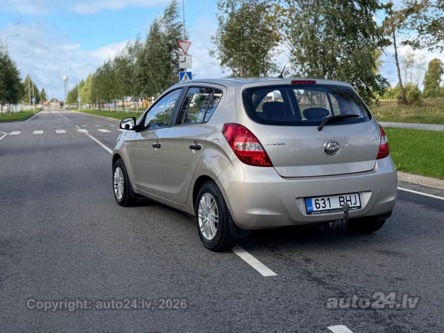 Pelēks Hyundai i20 2012 Tallina, ar dzinēja tilpumu 1.20 L un nobraukumu 155 tūkst. km par 2899 €, foto 3 vietnē AUTOMOTO.COM.LV