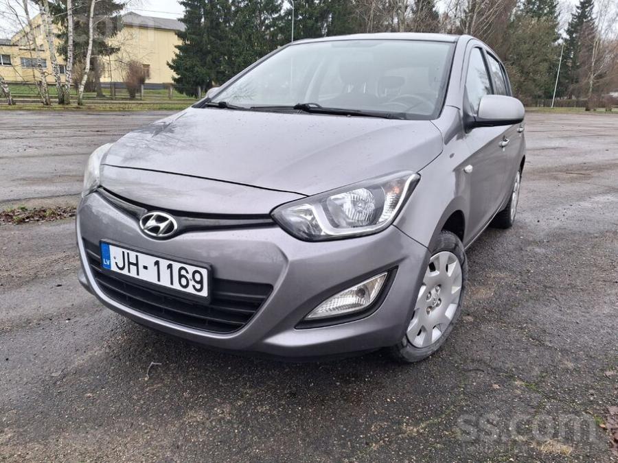 Grey Hyundai i20 2013 in Jelgava, with an engine capacity of 1.20 L and mileage of 0 thousand km for 3150 €, photo 2 on AUTOMOTO.COM.LV