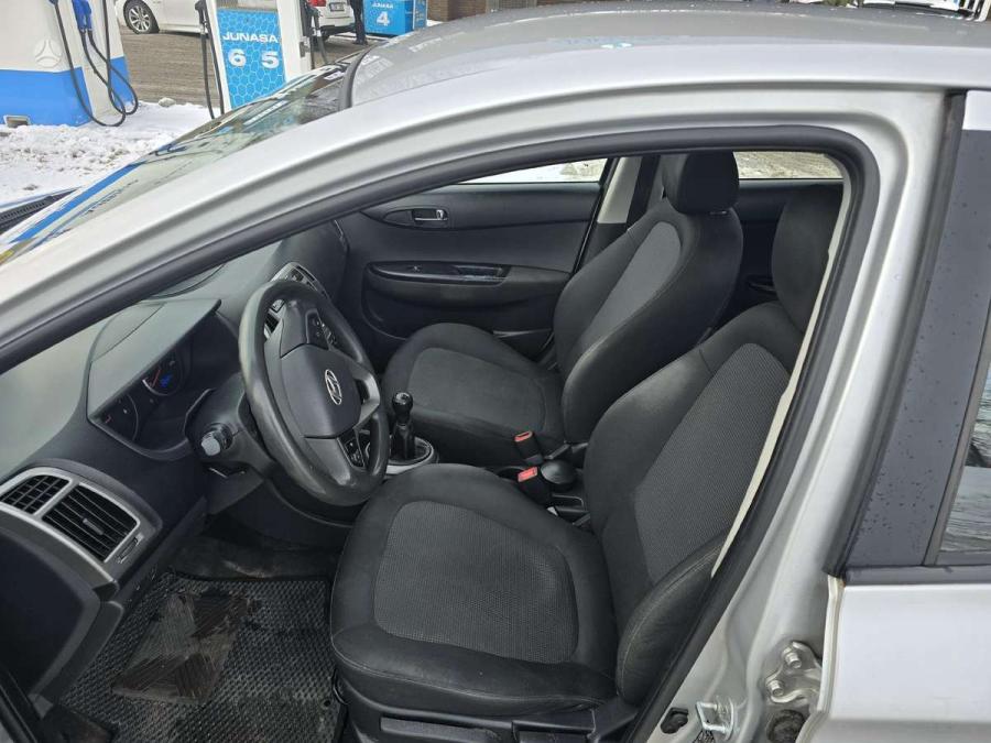 Pelēks Hyundai i20 2013 Šauļi, ar dzinēja tilpumu 1.20 L un nobraukumu 300 tūkst. km par 2250 €, foto 8 vietnē AUTOMOTO.COM.LV