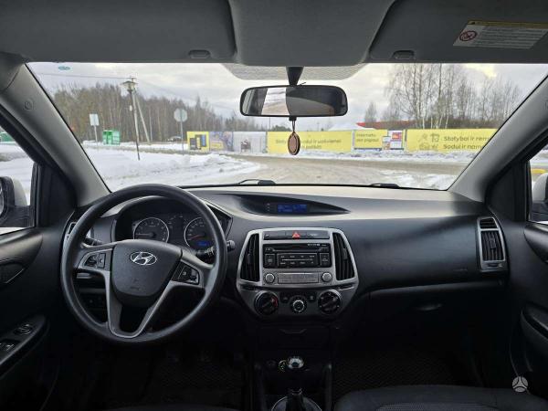 Grey Hyundai i20 2013 in Siauliai, with an engine capacity of 1.20 L and mileage of 300 thousand km for 2250 €, photo 9 on AUTOMOTO.COM.LV