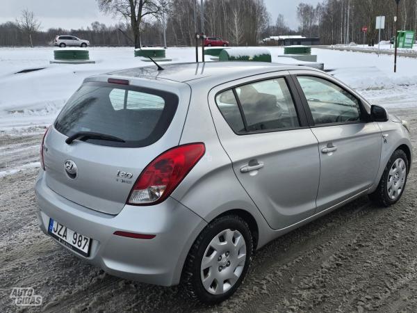 Grey Hyundai i20 2013 in Siauliai, with an engine capacity of 1.20 L and mileage of 300 thousand km for 2250 €, photo 4 on AUTOMOTO.COM.LV