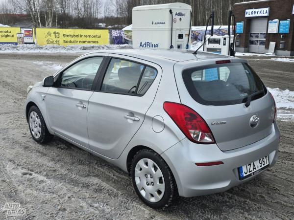 Grey Hyundai i20 2013 in Siauliai, with an engine capacity of 1.20 L and mileage of 300 thousand km for 2250 €, photo 6 on AUTOMOTO.COM.LV