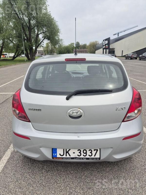Pelēks Hyundai i20 2013 Rīga, ar dzinēja tilpumu 1.40 L un nobraukumu 165 tūkst. km par 4400 €, foto 8 vietnē AUTOMOTO.COM.LV