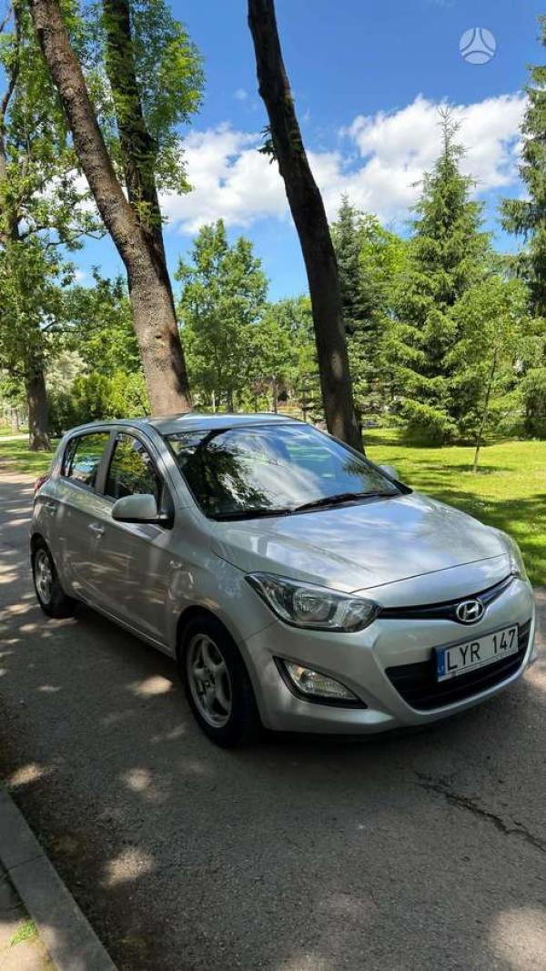 Pelēks Hyundai i20 2013 Kauņa, ar dzinēja tilpumu 1.24 L un nobraukumu 261 tūkst. km par 3000 €, foto 1 vietnē AUTOMOTO.COM.LV