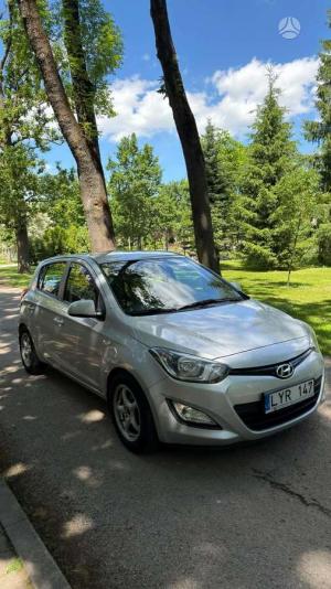 Grey Hyundai i20 2013 in Kaunas, with an engine capacity of 1.24 L and mileage of 261 thousand km for 3000 €, photo  on AUTOMOTO.COM.LV