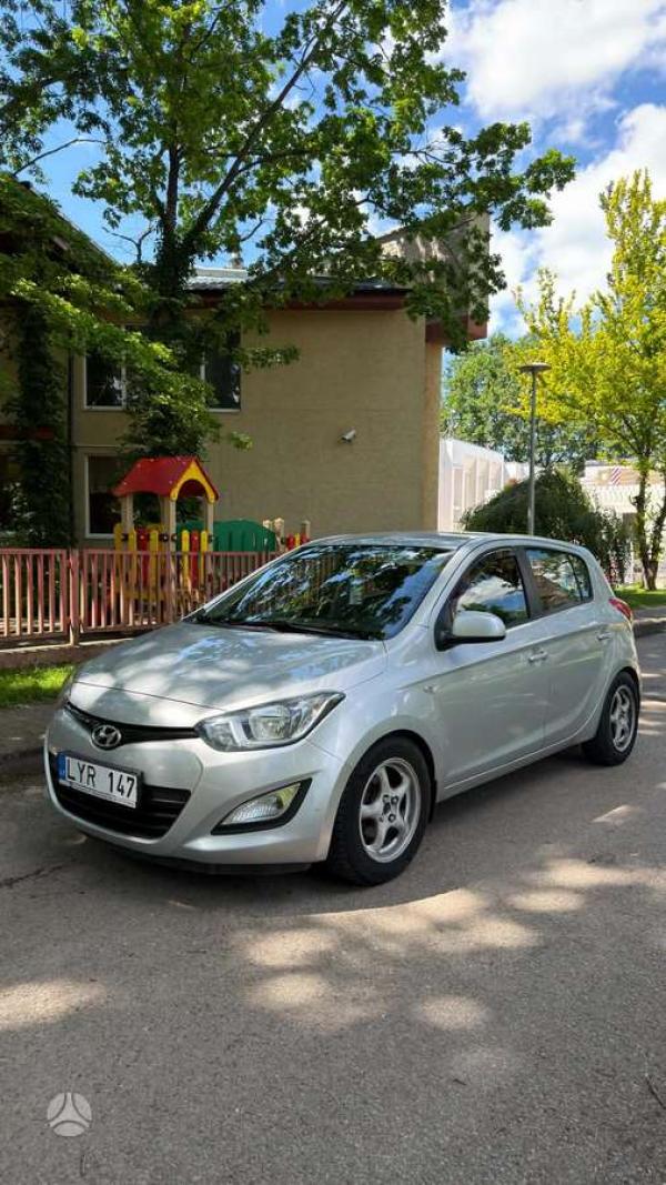 Pelēks Hyundai i20 2013 Kauņa, ar dzinēja tilpumu 1.24 L un nobraukumu 261 tūkst. km par 3000 €, foto 2 vietnē AUTOMOTO.COM.LV