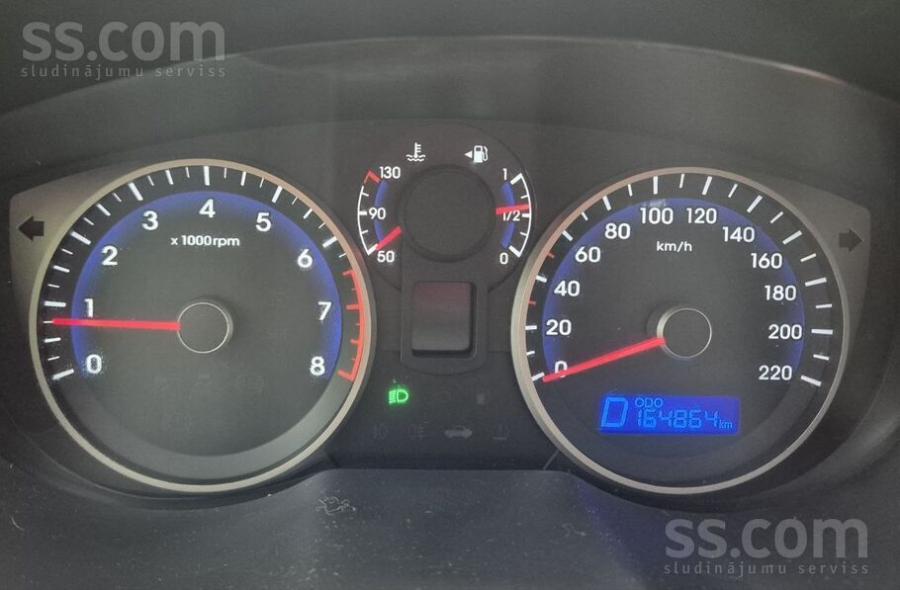 Pelēks Hyundai i20 2013 Rīga, ar dzinēja tilpumu 1.40 L un nobraukumu 165 tūkst. km par 4200 €, foto 5 vietnē AUTOMOTO.COM.LV