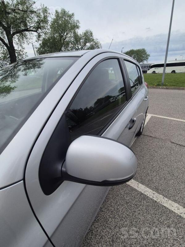 Grey Hyundai i20 2013 in Riga, with an engine capacity of 1.40 L and mileage of 165 thousand km for 4200 €, photo 7 on AUTOMOTO.COM.LV