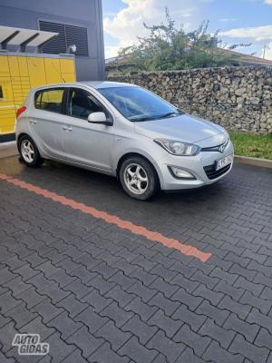 Pelēks Hyundai i20 2013 Kauņa, ar dzinēja tilpumu 1.20 L un nobraukumu 266 tūkst. km par 4130 €, foto  vietnē AUTOMOTO.COM.LV