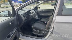 Grey Hyundai i20 2014 in Riga, with an engine capacity of 1.10 L and mileage of 278 thousand km for 3600 €, photo 6 on AUTOMOTO.COM.LV