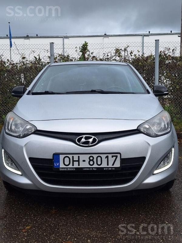 Grey Hyundai i20 2014 in Riga, with an engine capacity of 1.20 L and mileage of 152 thousand km for 3850 €, photo 2 on AUTOMOTO.COM.LV