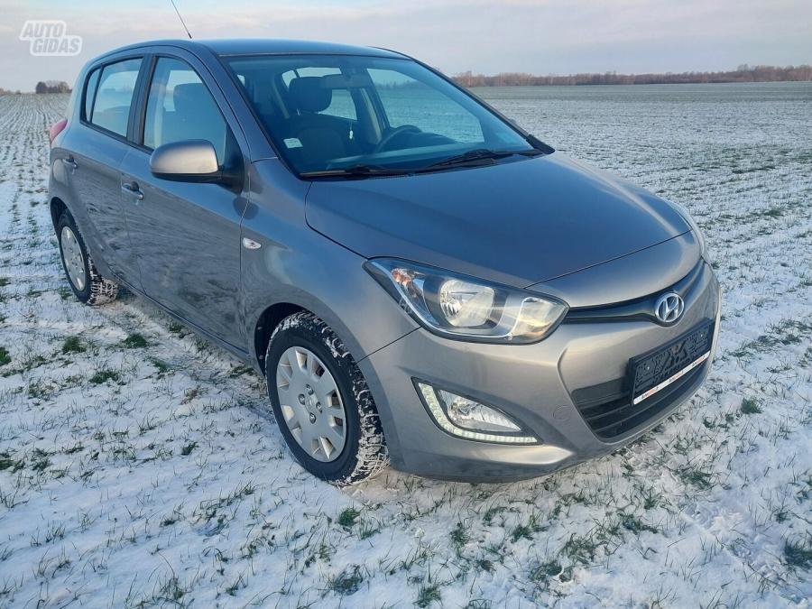 Pelēks Hyundai i20 2014 Marijampole, ar dzinēja tilpumu 1.10 L un nobraukumu 196 tūkst. km par 2999 €, foto 2 vietnē AUTOMOTO.COM.LV