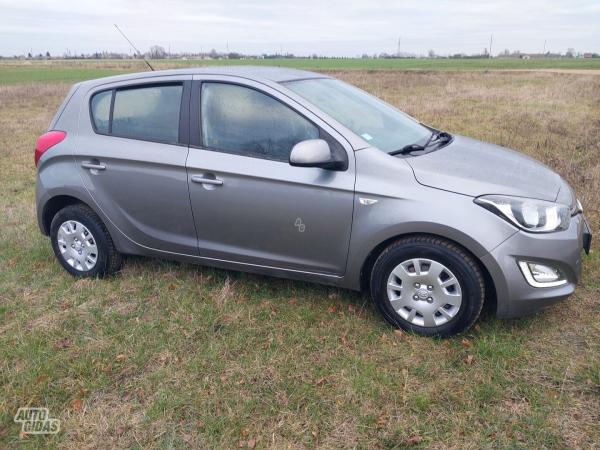 Grey Hyundai i20 2014 in Marijampole, with an engine capacity of 1.10 L and mileage of 195 thousand km for 1999 €, photo 2 on AUTOMOTO.COM.LV