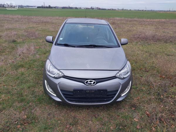 Grey Hyundai i20 2014 in Marijampole, with an engine capacity of 1.10 L and mileage of 195 thousand km for 1999 €, photo 3 on AUTOMOTO.COM.LV