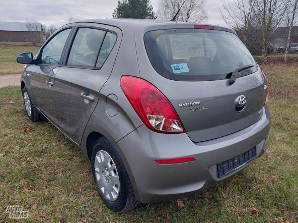 Grey Hyundai i20 2014 in Marijampole, with an engine capacity of 1.10 L and mileage of 195 thousand km for 1999 €, photo 7 on AUTOMOTO.COM.LV