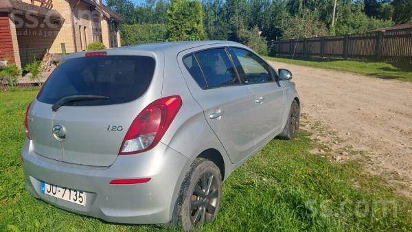 Grey Hyundai i20 2014 in Riga, with an engine capacity of 1.20 L and mileage of 194 thousand km for 2900 €, photo 6 on AUTOMOTO.COM.LV