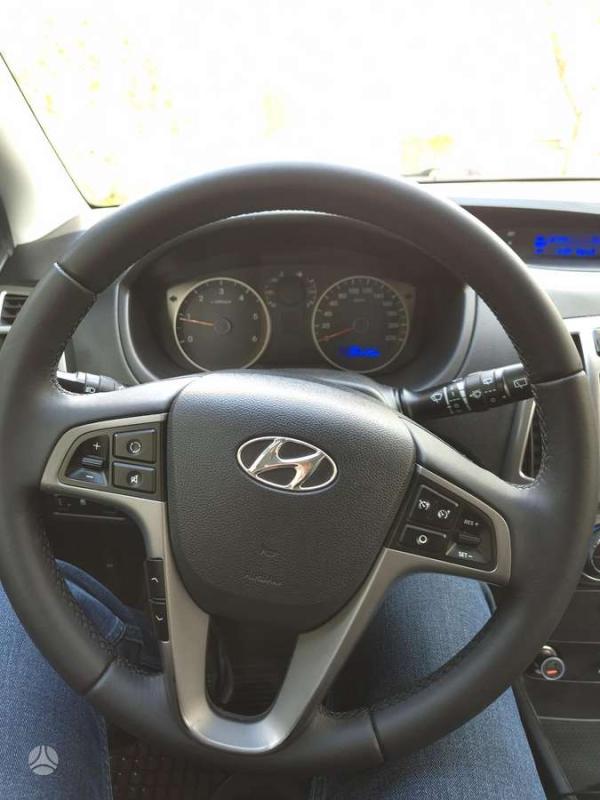 Grey Hyundai i20 2014 in Kaunas, with an engine capacity of 1.40 L and mileage of 270 thousand km for 2900 €, photo 7 on AUTOMOTO.COM.LV