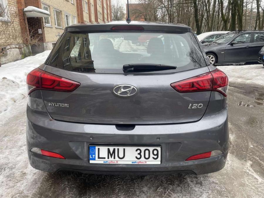 Grey Hyundai i20 2015 in Kaunas, with an engine capacity of 1.12 L and mileage of 142 thousand km for 5000 €, photo 5 on AUTOMOTO.COM.LV