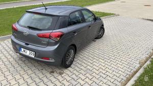 Grey Hyundai i20 2015 in Kaunas, with an engine capacity of 1.12 L and mileage of 142 thousand km for 4595 €, photo 8 on AUTOMOTO.COM.LV