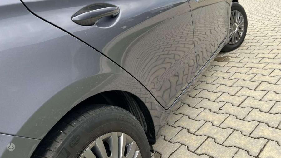 Grey Hyundai i20 2015 in Kaunas, with an engine capacity of 1.12 L and mileage of 142 thousand km for 4595 €, photo 15 on AUTOMOTO.COM.LV