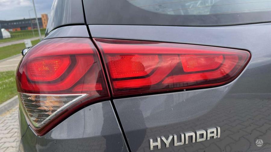 Grey Hyundai i20 2015 in Kaunas, with an engine capacity of 1.12 L and mileage of 142 thousand km for 4595 €, photo 18 on AUTOMOTO.COM.LV