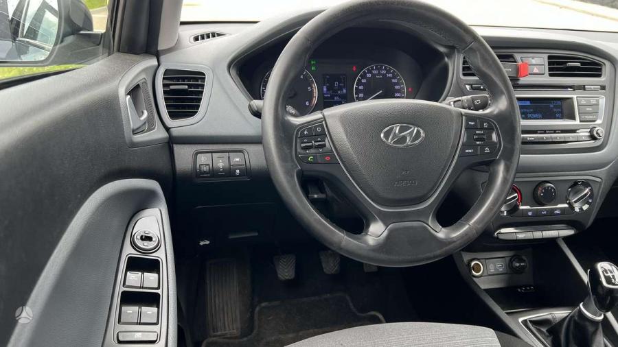 Grey Hyundai i20 2015 in Kaunas, with an engine capacity of 1.12 L and mileage of 142 thousand km for 4595 €, photo 21 on AUTOMOTO.COM.LV