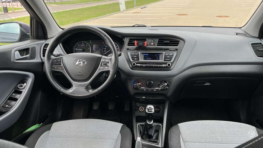 Grey Hyundai i20 2015 in Kaunas, with an engine capacity of 1.12 L and mileage of 142 thousand km for 4595 €, photo 22 on AUTOMOTO.COM.LV