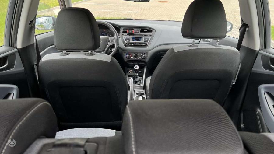 Grey Hyundai i20 2015 in Kaunas, with an engine capacity of 1.12 L and mileage of 142 thousand km for 4595 €, photo 25 on AUTOMOTO.COM.LV