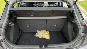 Grey Hyundai i20 2015 in Kaunas, with an engine capacity of 1.12 L and mileage of 142 thousand km for 4595 €, photo 26 on AUTOMOTO.COM.LV