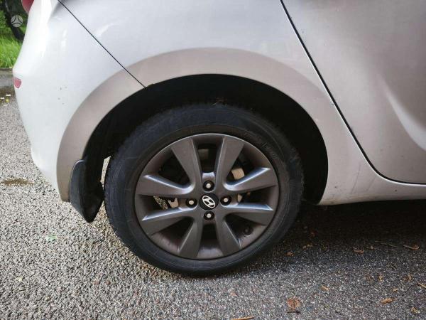 Grey Hyundai i20 2015 in Kaunas, with an engine capacity of 1.25 L and mileage of 178 thousand km for 2990 €, photo 6 on AUTOMOTO.COM.LV