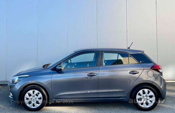 Grey Hyundai i20 2016 in Tallinn, with an engine capacity of 1.20 L and mileage of 230 thousand km for 3990 €, photo 3 on AUTOMOTO.COM.LV