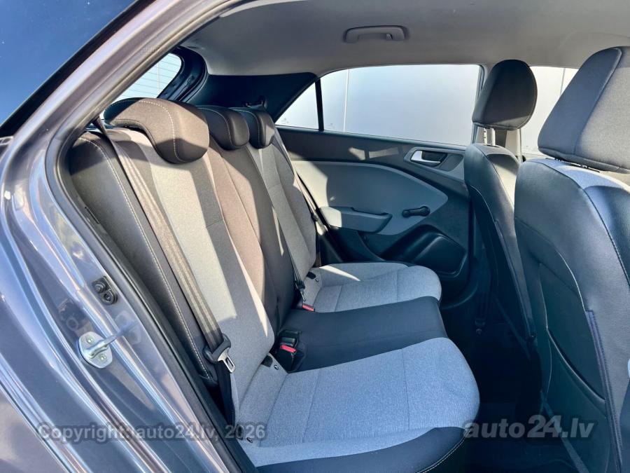 Pelēks Hyundai i20 2016 Tallina, ar dzinēja tilpumu 1.20 L un nobraukumu 230 tūkst. km par 3990 €, foto 17 vietnē AUTOMOTO.COM.LV