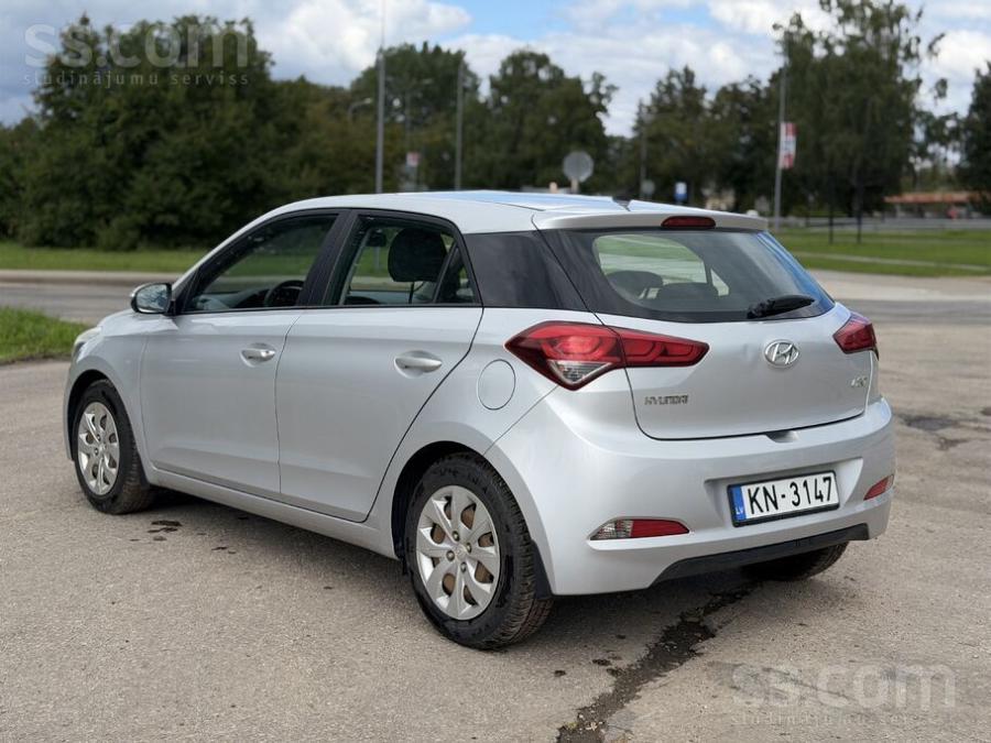 Grey Hyundai i20 2016 in Ogre, with an engine capacity of 1.20 L and mileage of 162 thousand km for 4890 €, photo 8 on AUTOMOTO.COM.LV
